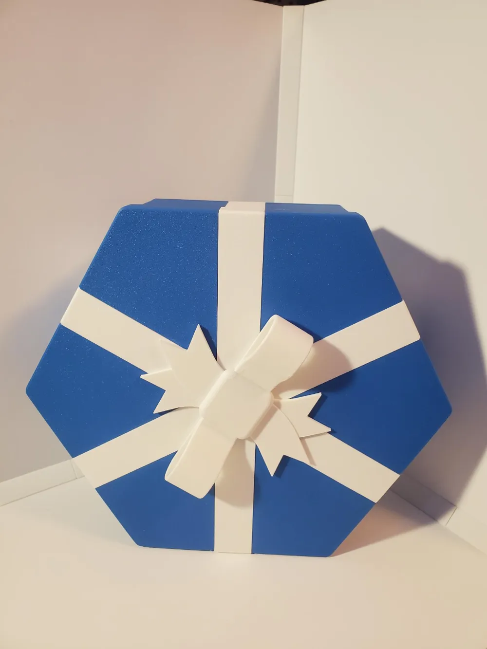 Large Hexagonal Christmas Present by missing_string MakerWorld: Download Free 3D Models