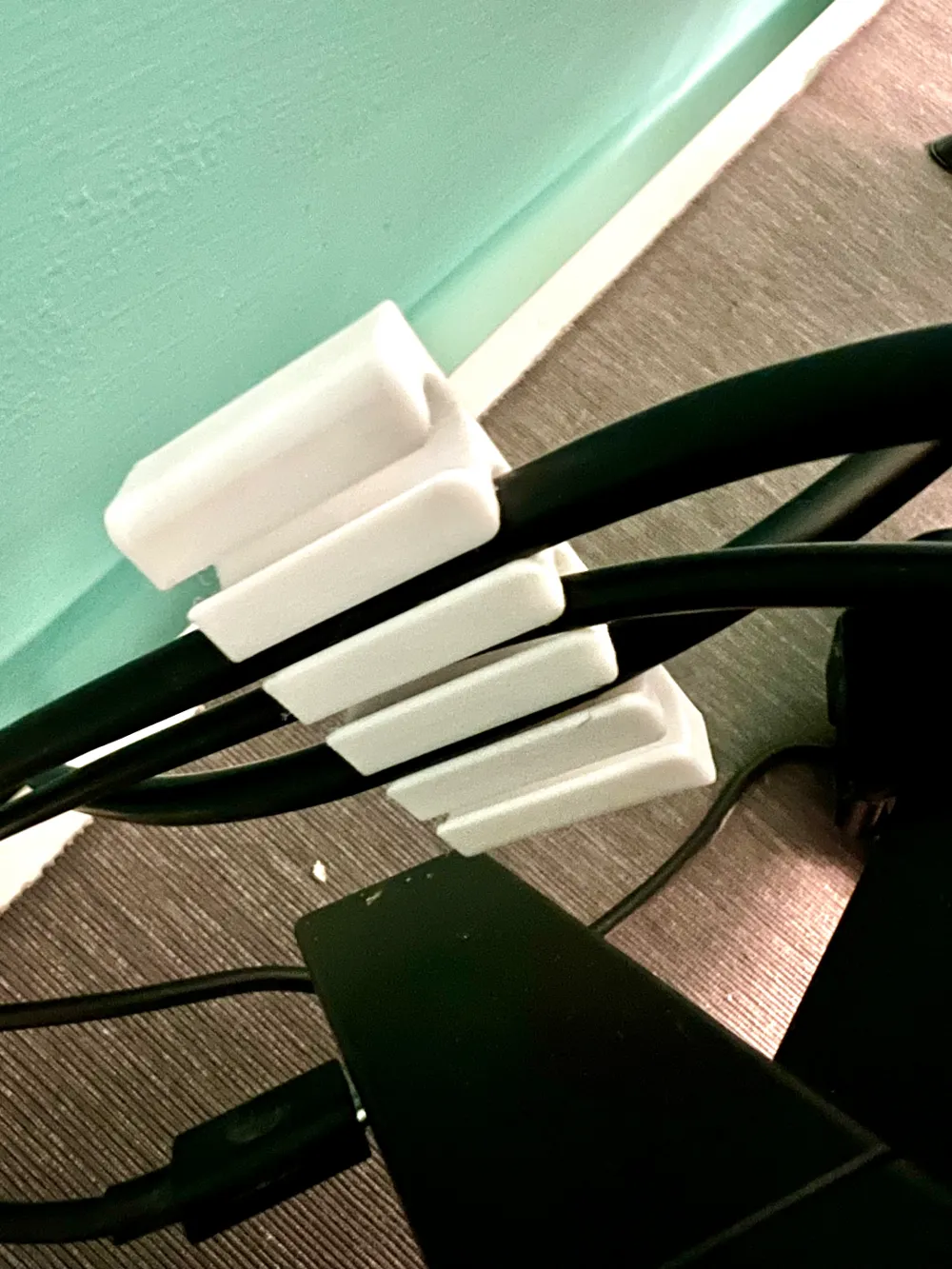 Cable organizer - 5 cables arranged together - up to 8mm diameter. by ...