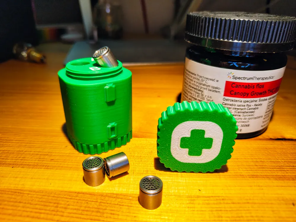 Container for weed / marihuana vape capsules by t0maszek - MakerWorld