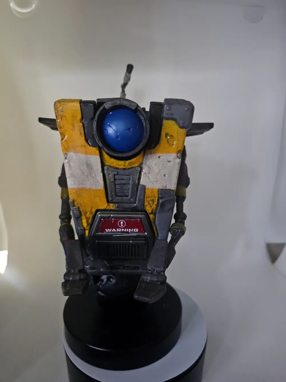 claptrap CL4P-TP by knockout350 - MakerWorld