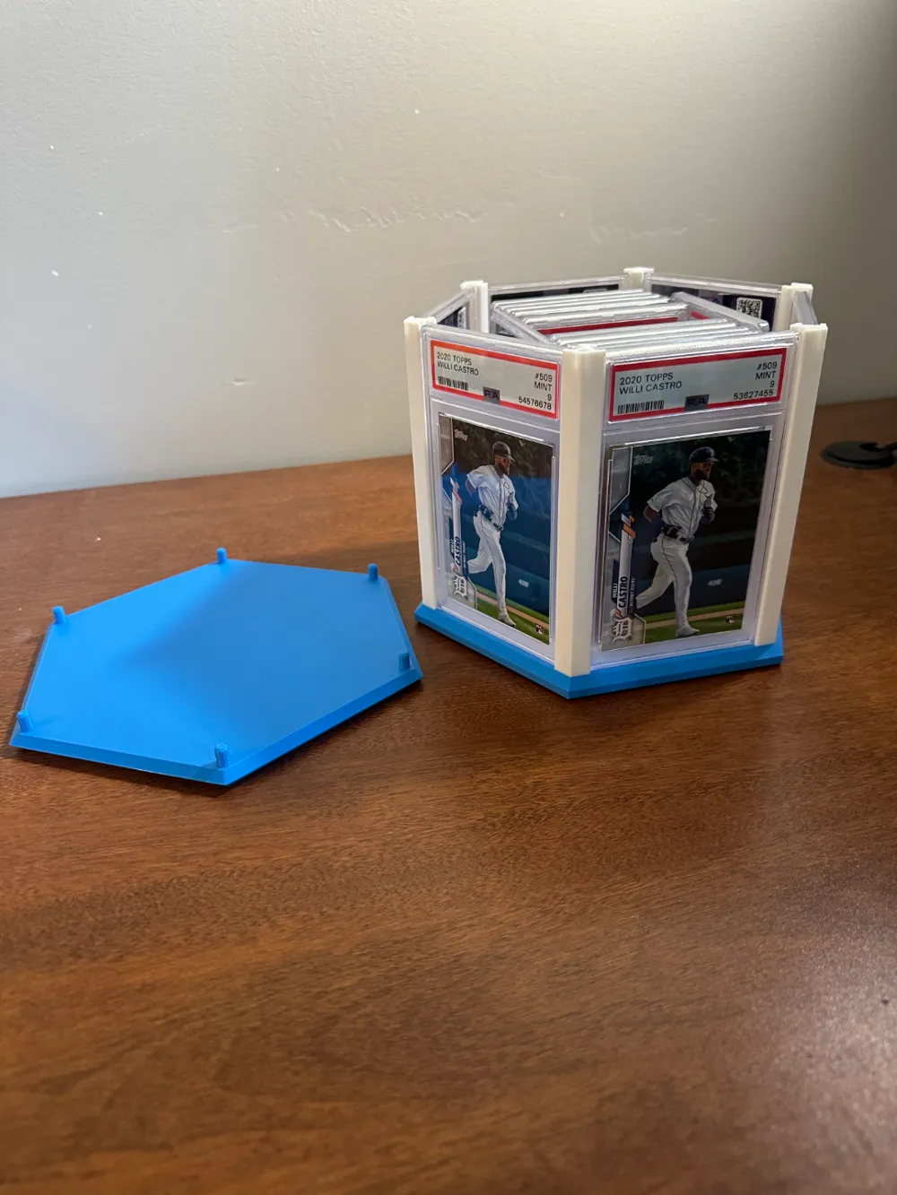 Rotating Card Display by wuboo - MakerWorld