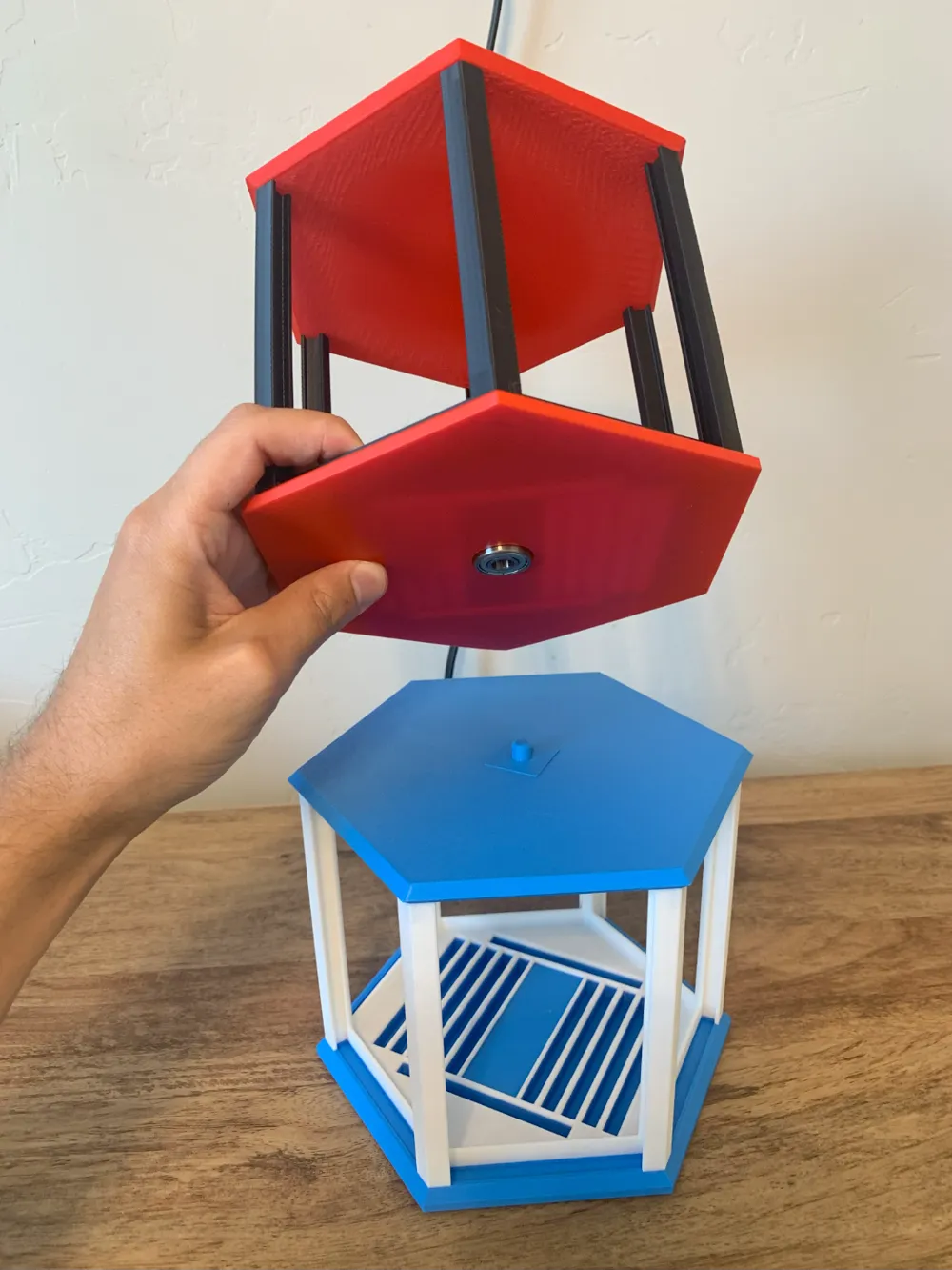 Rotating Card Display by wuboo - MakerWorld