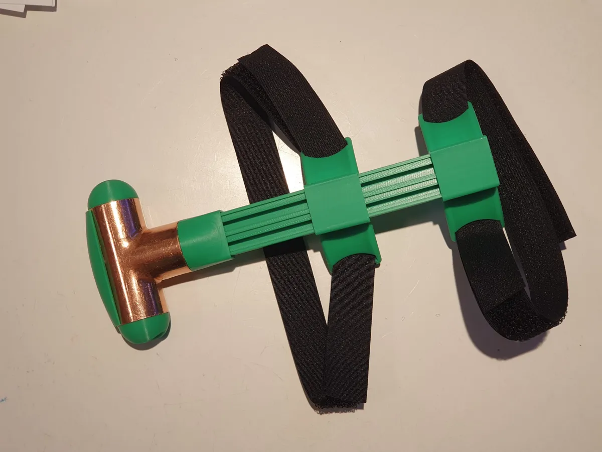 Férula antitemblor - ayudando a pacientes con temblores a comer ...