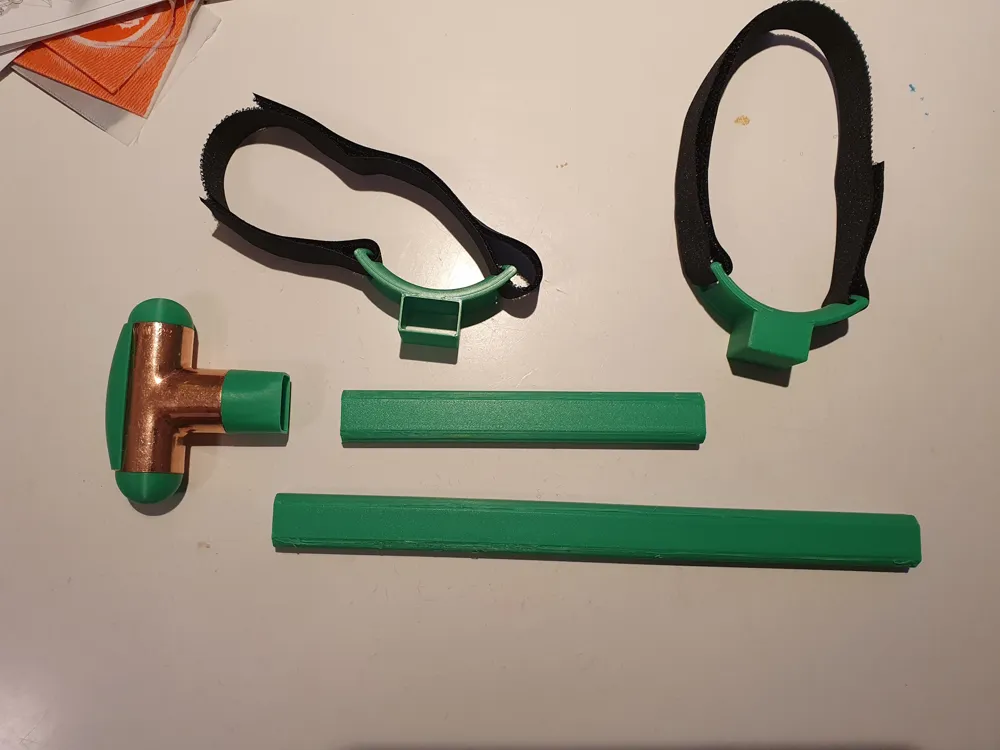 Férula antitemblor - ayudando a pacientes con temblores a comer ...