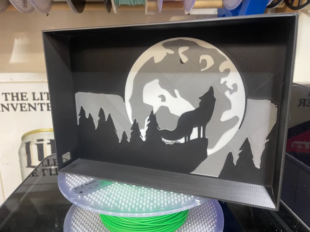 Wolf and Moon lightbox by Websters Creations - MakerWorld