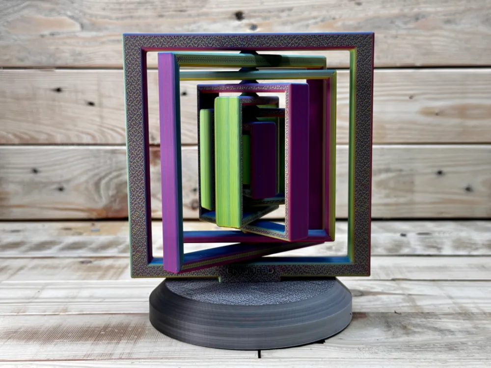 Rotating square gyro display. by ENIQUE3D - MakerWorld