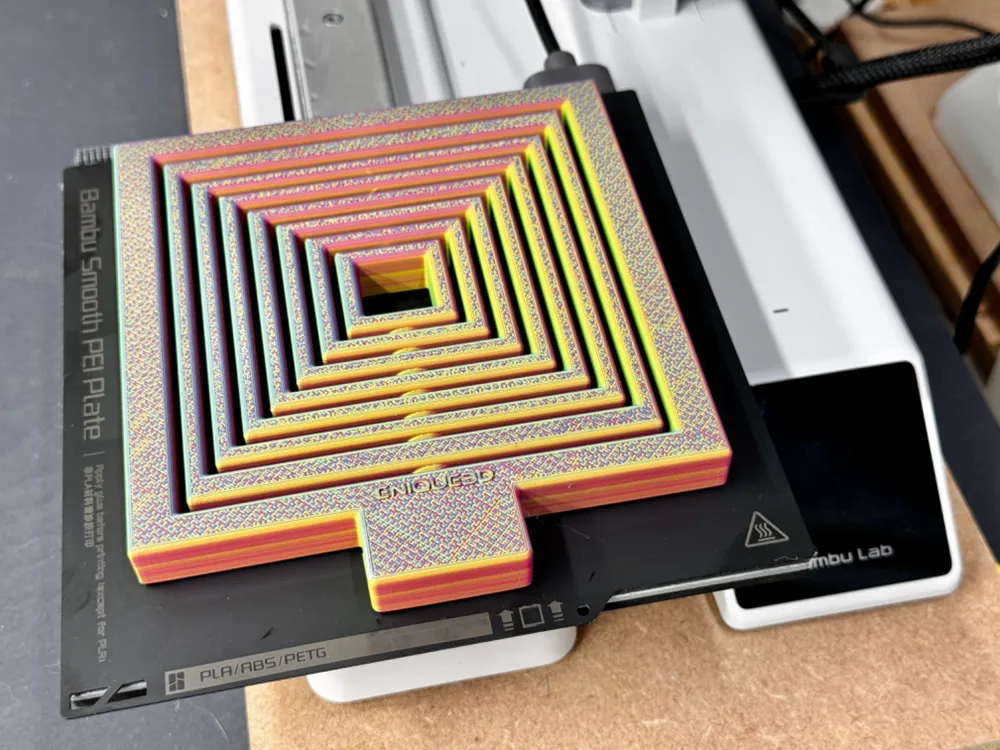 Rotating square gyro display. by Enique3d - MakerWorld