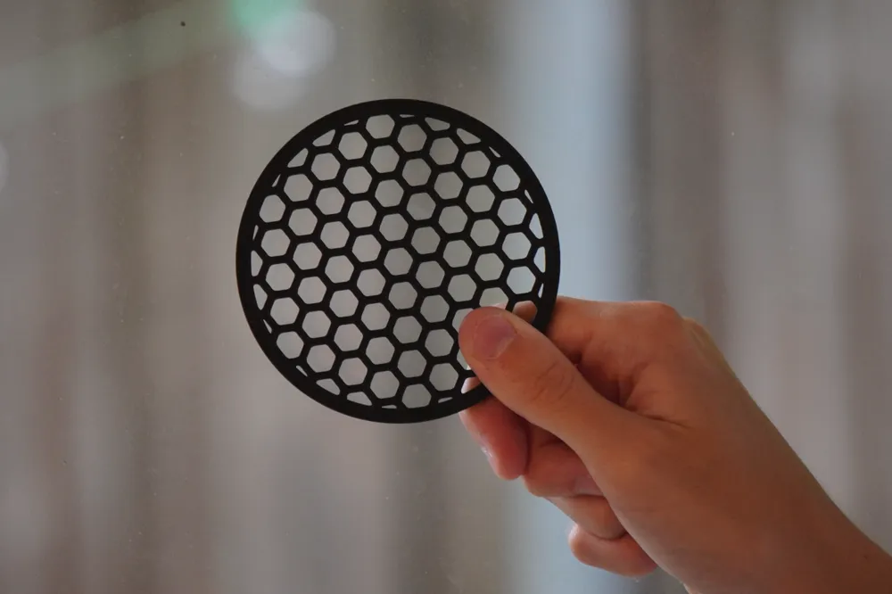 Round coasters in a set of 4 with holder - Free 3D Print Model - MakerWorld