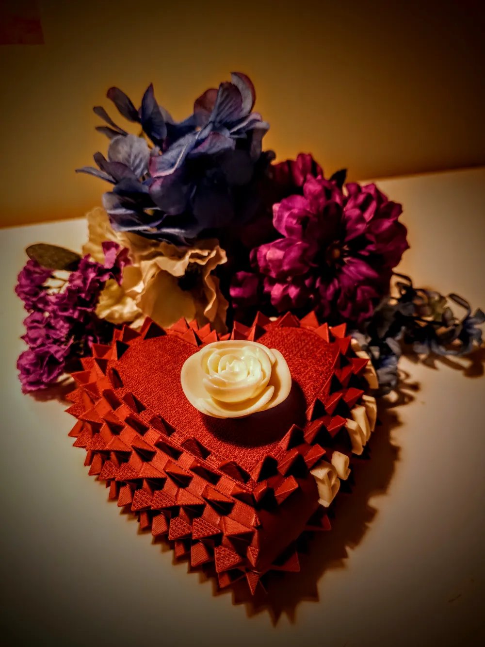Spiky Heart Shaped Box by morales07302 - MakerWorld