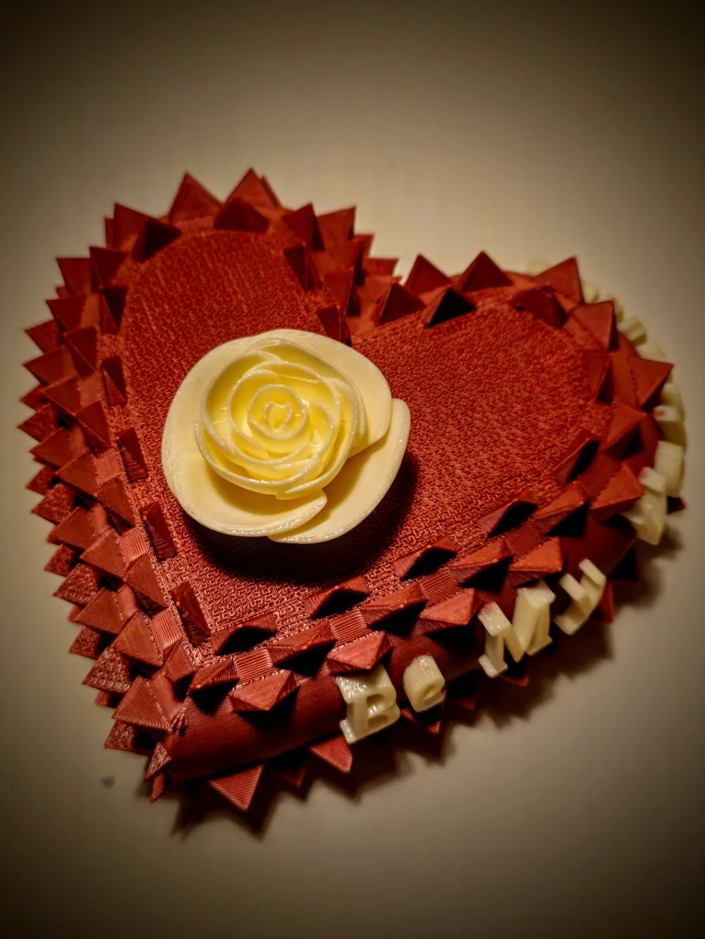 Spiky Heart Shaped Box by morales07302 - MakerWorld