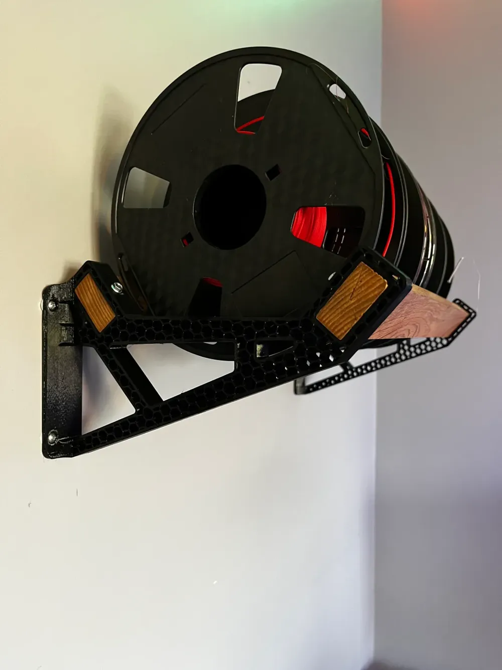 Topology Optimized Filament Shelf Bracket by PrintyPrinterPrint ...