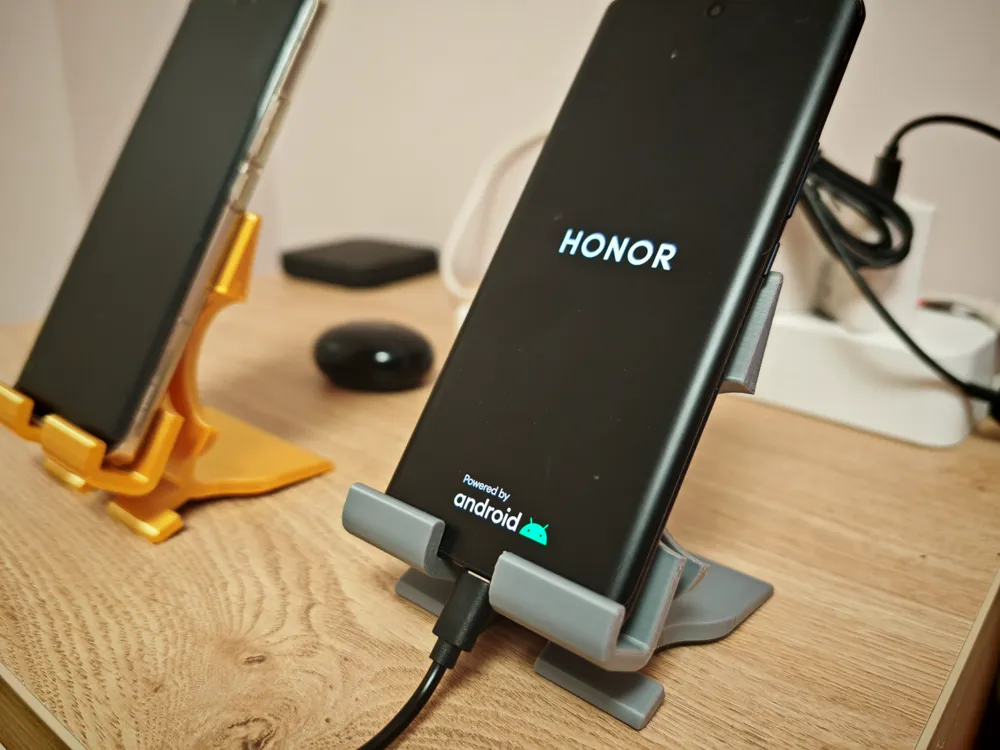 Smartphone stand by 3d print studio - MakerWorld