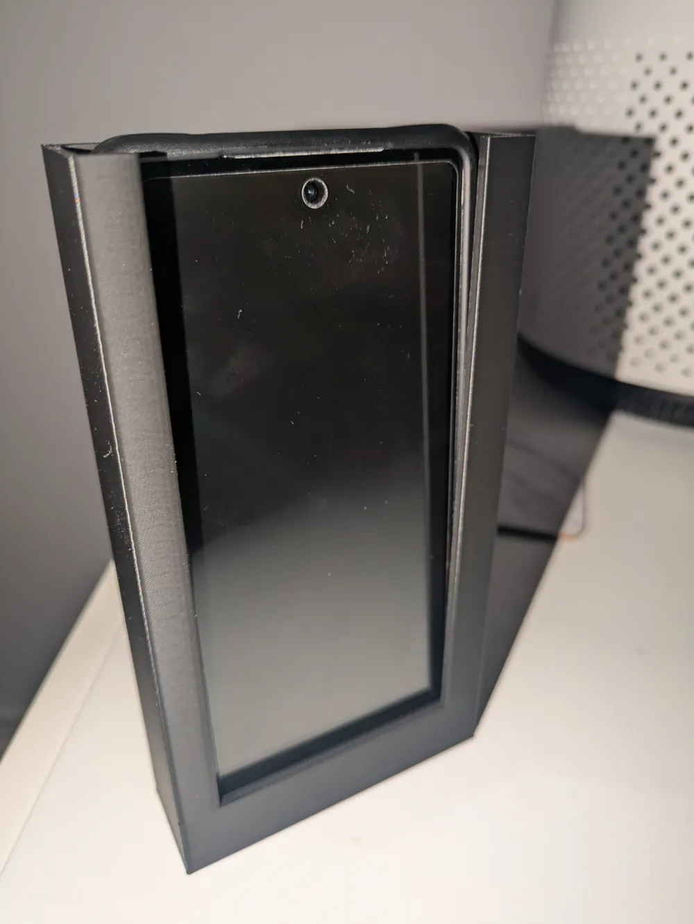 Wall phone holder - for use with command strips by MW Designs - MakerWorld