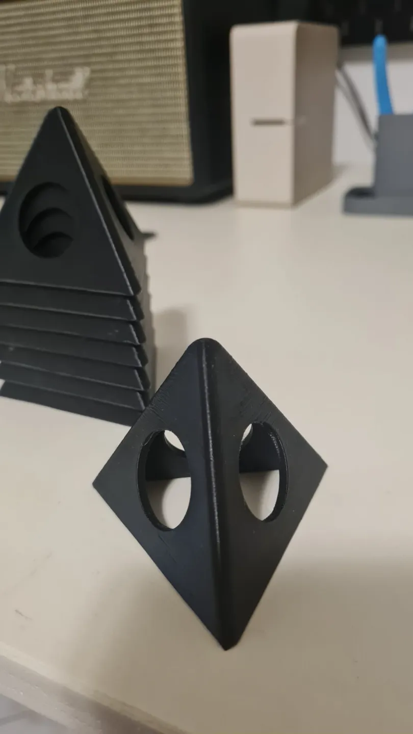 Paint Pyramid (with round corner) by Luca Trivellin - MakerWorld