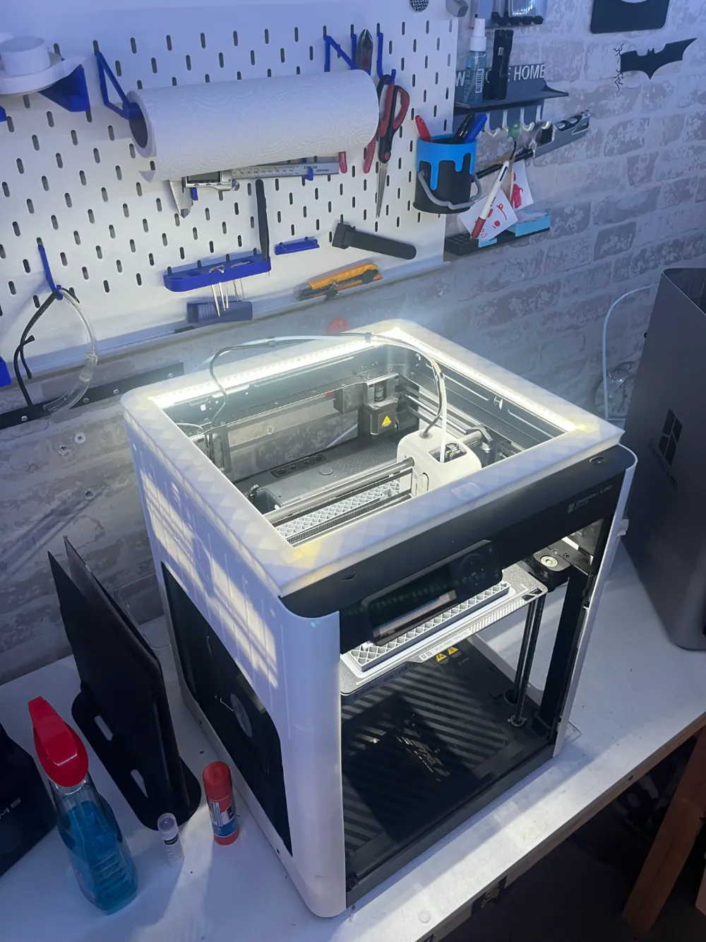 P1P-P1S-X1C-Led-Raiser--Xtouch-screen-mod by Tommy Gun - MakerWorld