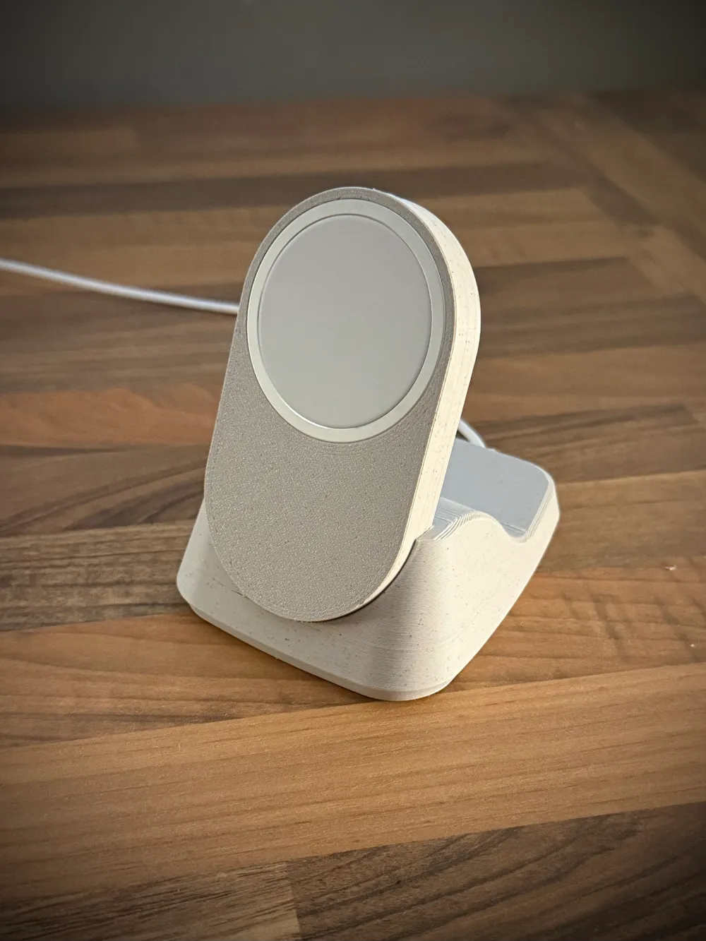 Magsafe stand - Free 3D Print Model - MakerWorld