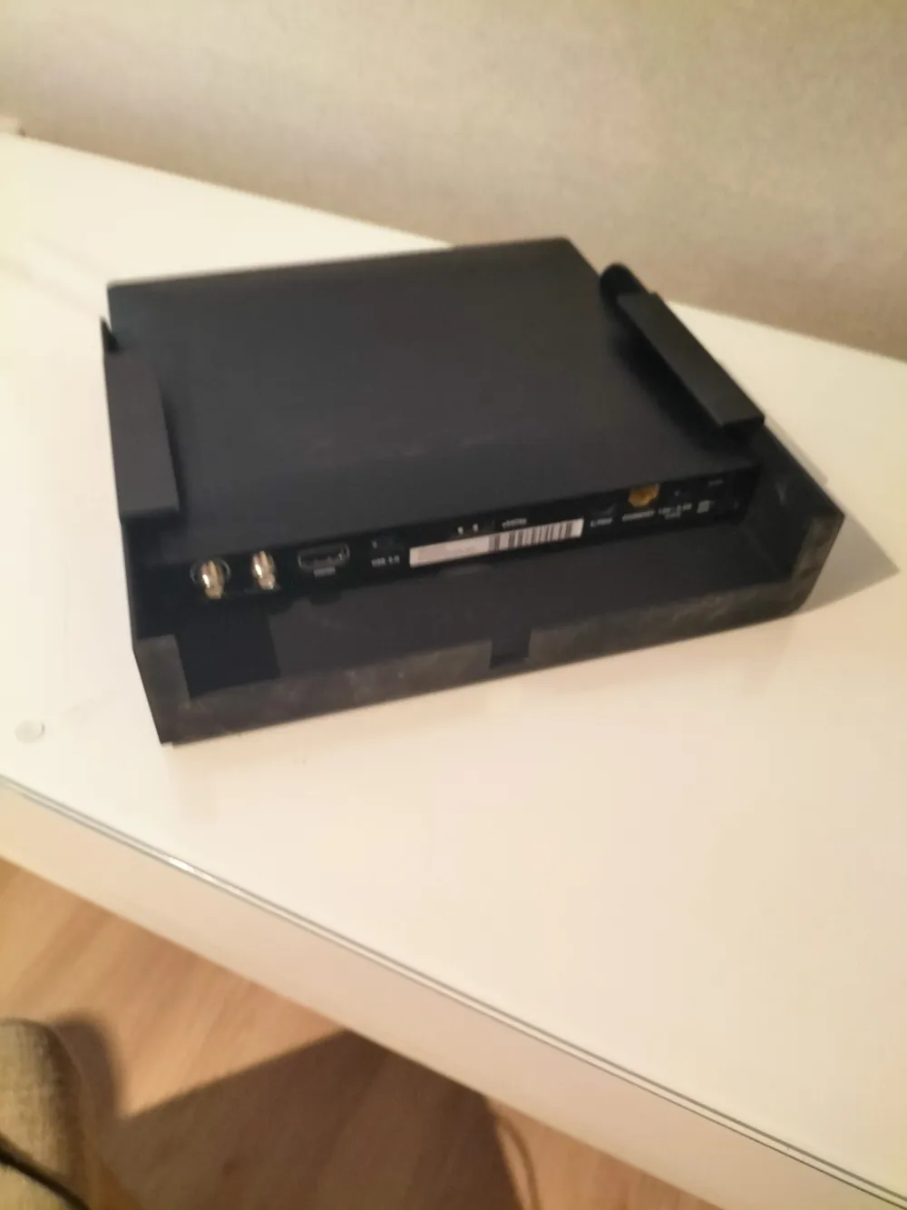 Canal+ Decoder Wall Mount by olivier.bernadou - MakerWorld