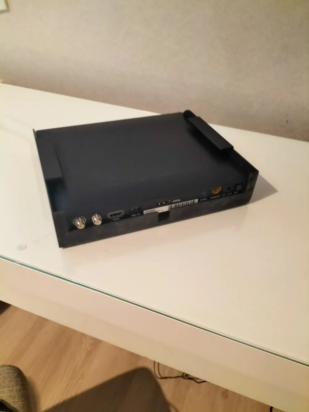 Canal+ Decoder Wall Mount by olivier.bernadou - MakerWorld