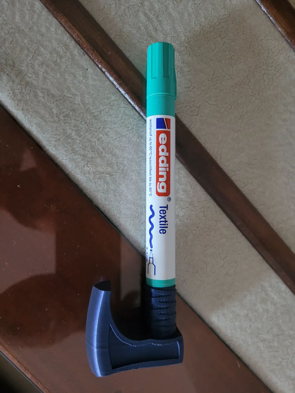 Viking Axe Cap / Holder for Edding Remixed by Darsill - MakerWorld