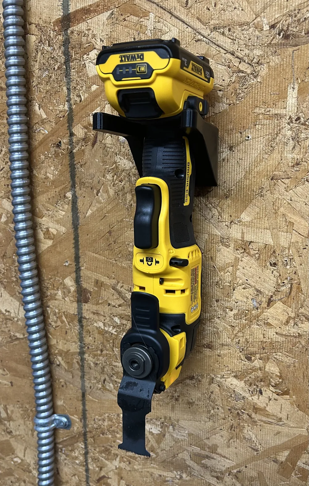 dewalt oscalating tool holder by Slowpoke's Workshop MakerWorld: Download Free 3D Models