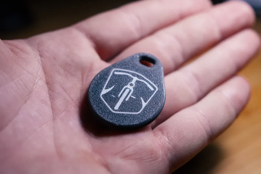 Customizable NFC Tag Keychain (Text + Logo) - Free 3D Print Model ...