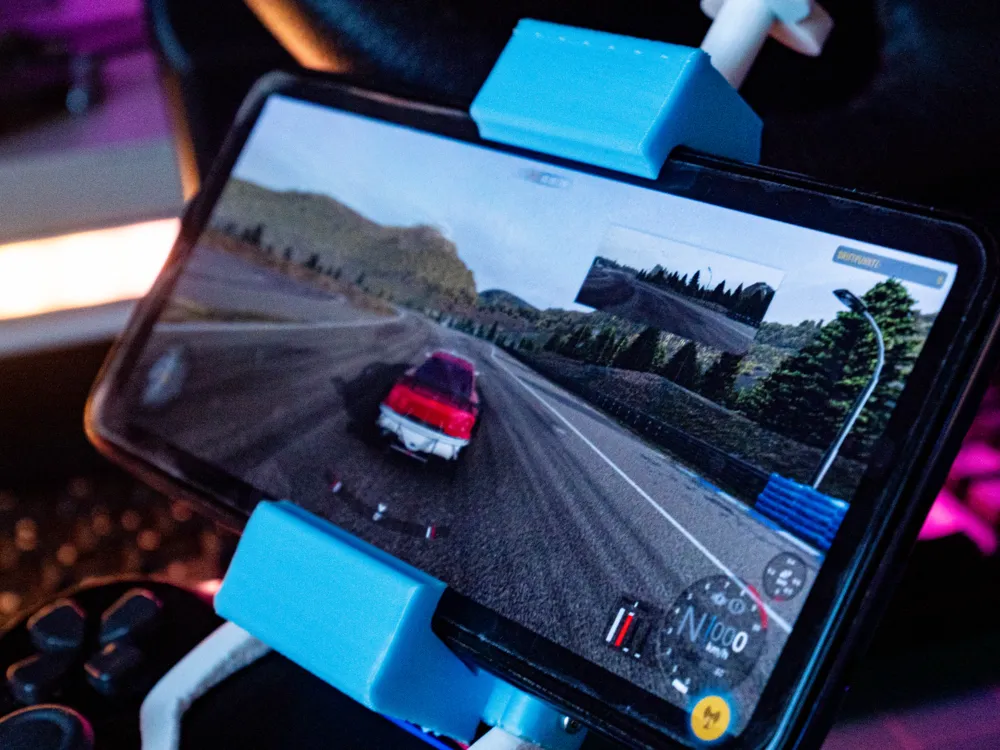 Smartphone mount for DUALSHOCK 4 StrongerHold Remixed by MarcusUniverse ...