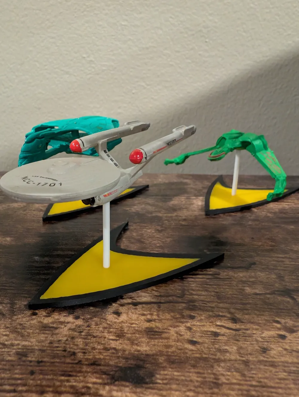 Star Trek 90s Micro Machine Stands by djeffries - MakerWorld