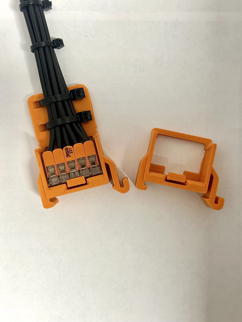 WAGO 221 Montage & Halter von svitas10 MakerWorld: Kostenlose 3D ...