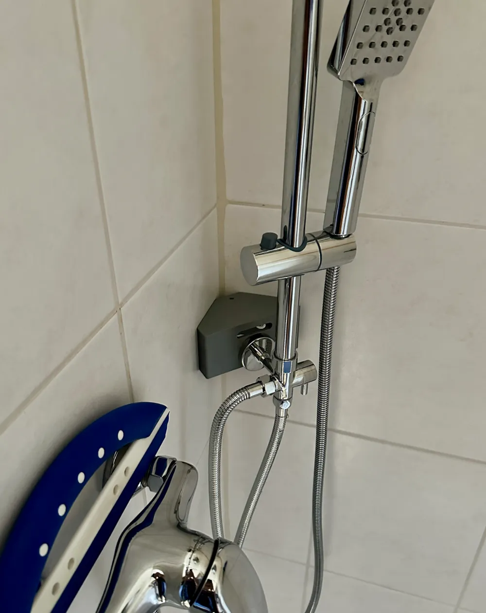 Shower Rod Holder by HAL2001 - MakerWorld