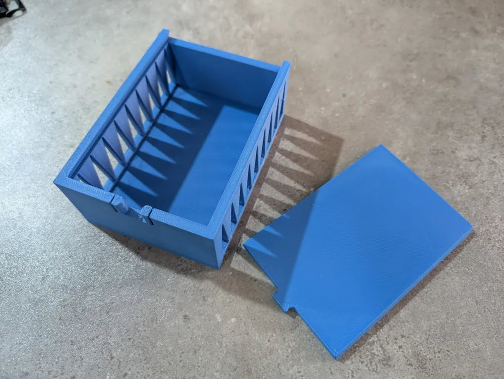 Box with Sliding Lid and snapping lock - Free 3D Print Model - MakerWorld