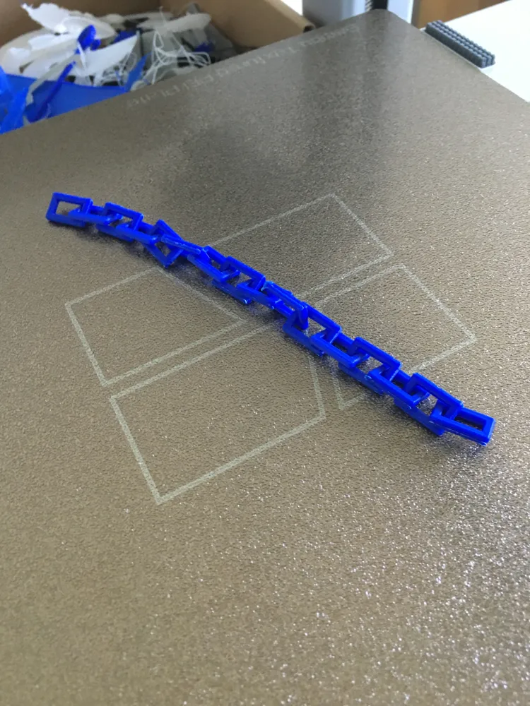 Fun chain fidget (print-in-place) by 3D printer guy MakerWorld ...