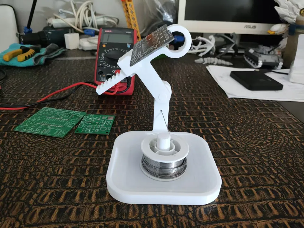 Support PCB rapide et facile à fixer par Perfect MakerWorld ...