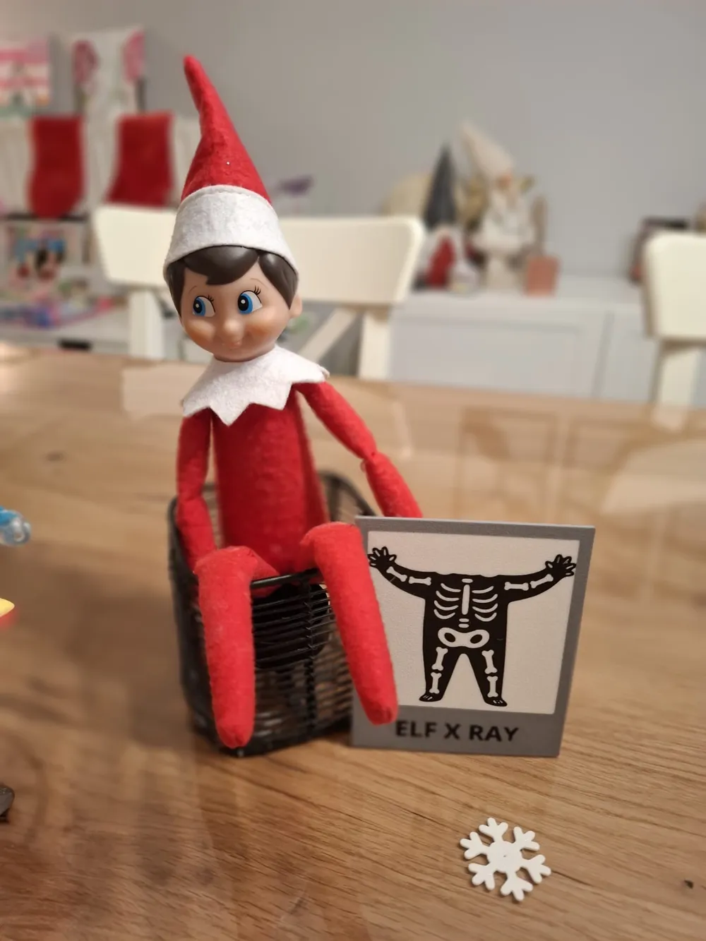 Elf on the shelf x ray foto en krukken by juf_tamara_ MakerWorld ...