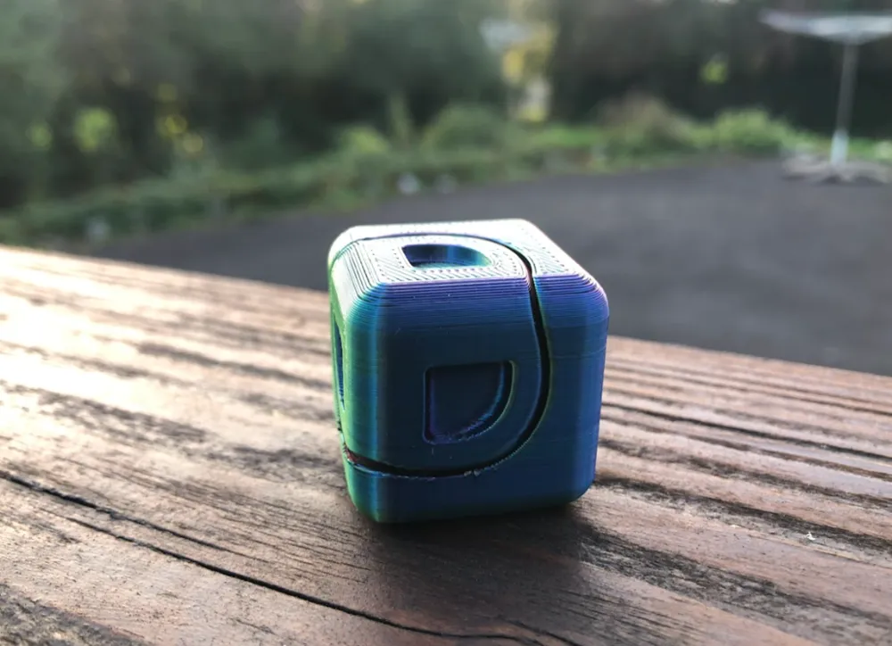 spin cube (print in place) by gunnarbeddoes - MakerWorld