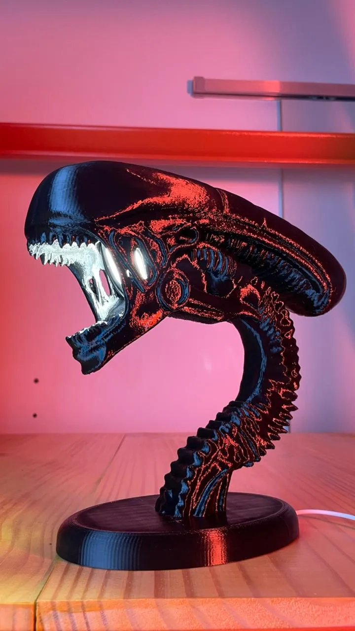 Xenomorph Alien Desk Lamp - Free 3D Print Model - MakerWorld