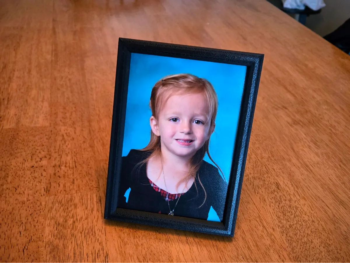 Printable 5×7 Photo Frame with Stand - Easy-Print - Free 3D Print Model ...