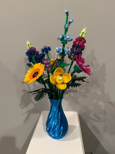Vase for Brick Flowers by Ethan MakerWorld: Download Free 3D Models