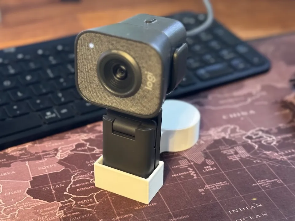 Logitech Streamcam Monitor Post Mount by mike.pesh - MakerWorld