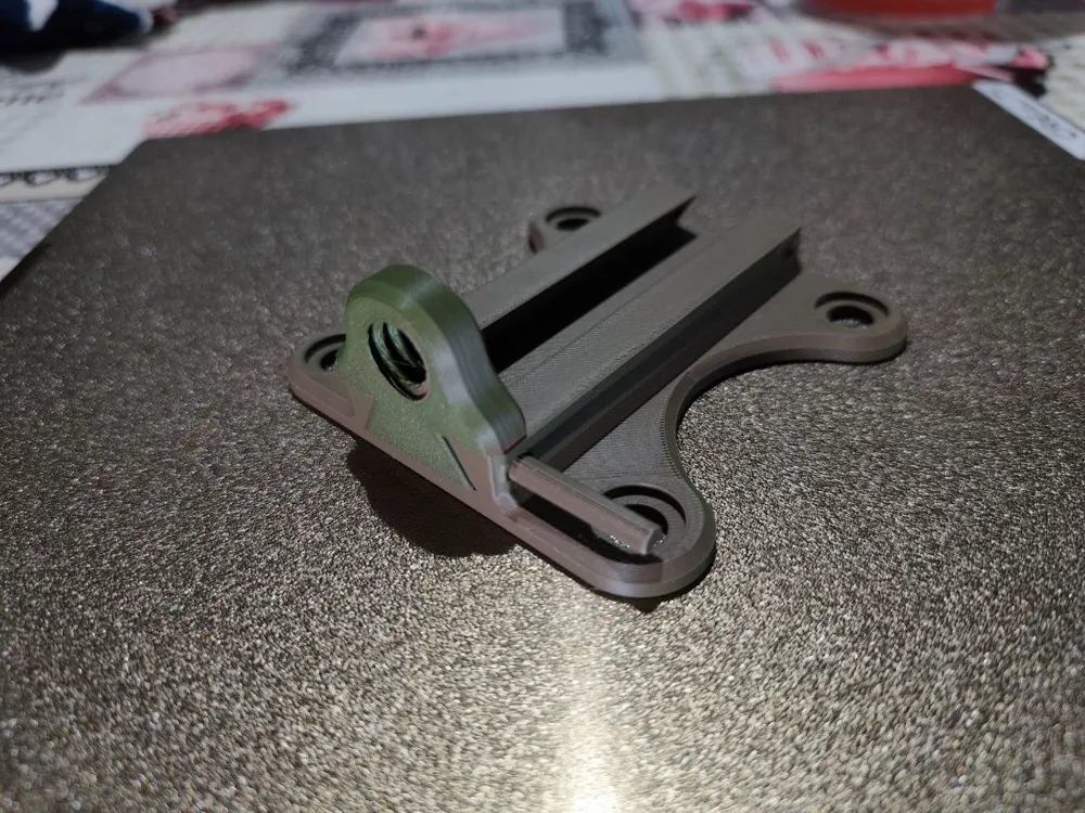 Modular Mini Bench Vise with Suction Cups - Free 3D Print Model ...