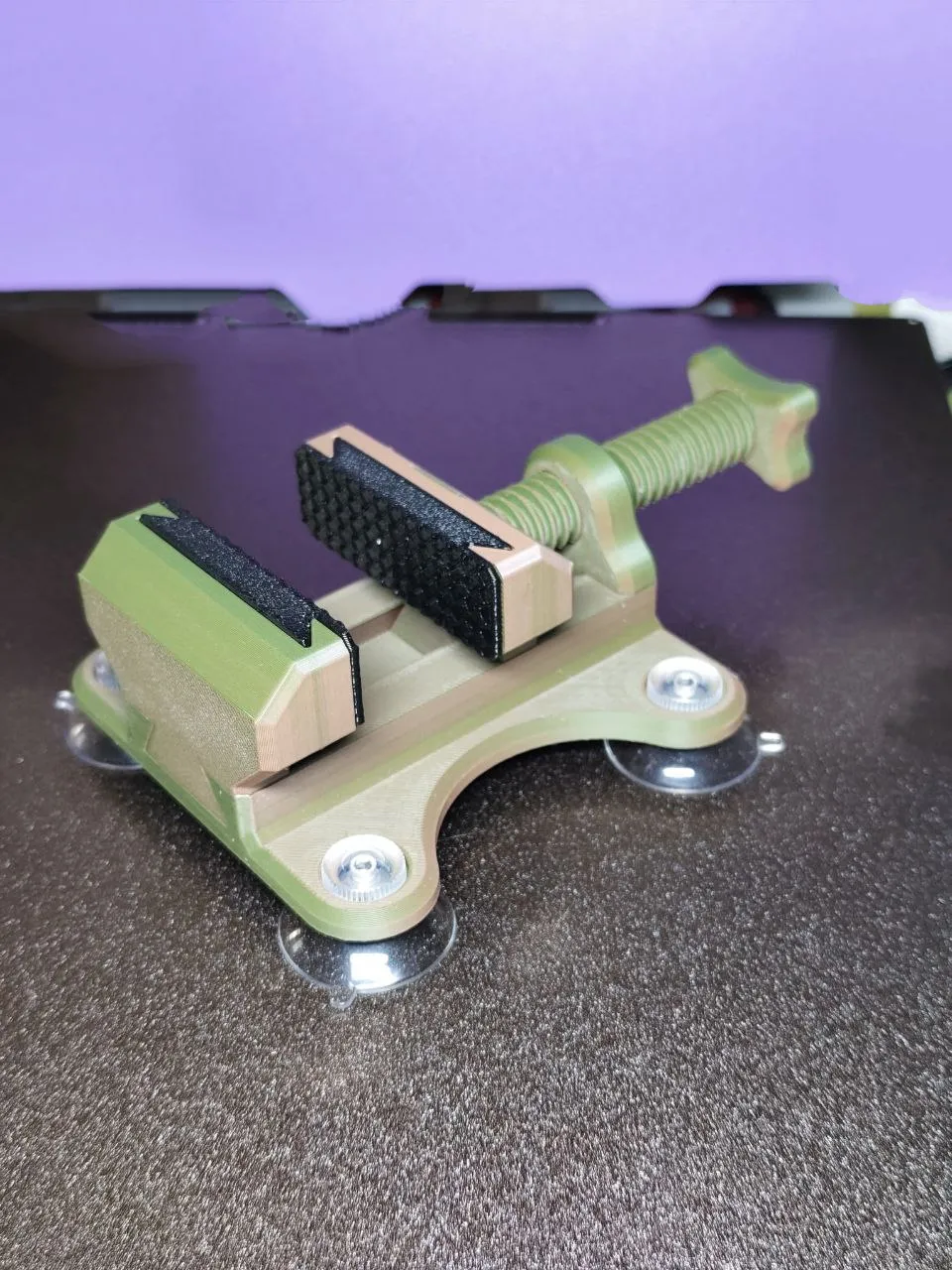 Modular Mini Bench Vise with Suction Cups - Free 3D Print Model ...
