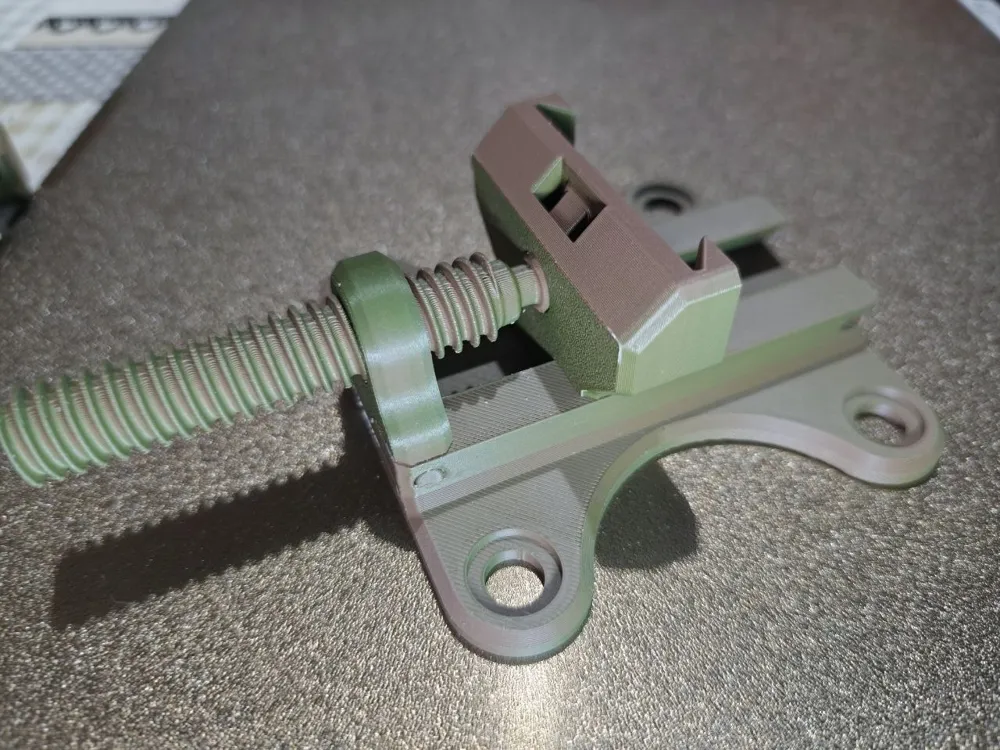 Modular Mini Bench Vise with Suction Cups - Free 3D Print Model ...