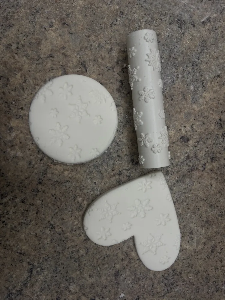 Snowflake shape pattern roller - Free 3D Print Model - MakerWorld