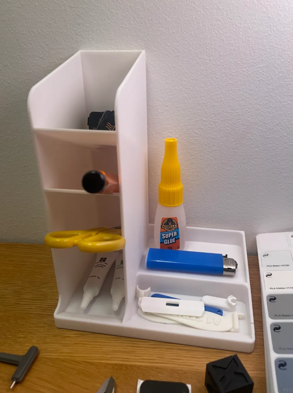 Vertical Desk Organizer + tray Remixed by fillilutten - MakerWorld