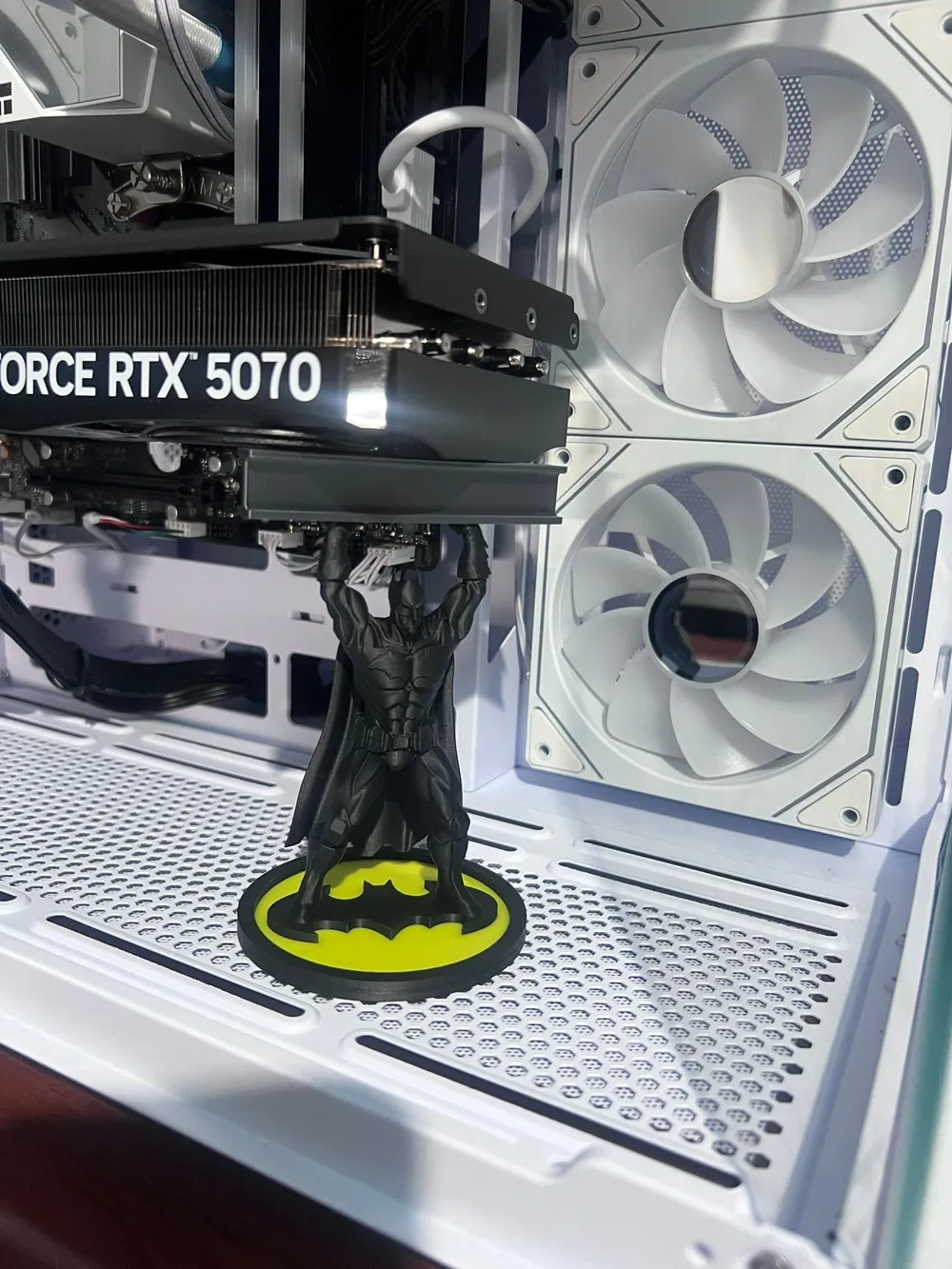 Soporte GPU Batman!!! - Modelo de impresión 3D gratuito - MakerWorld