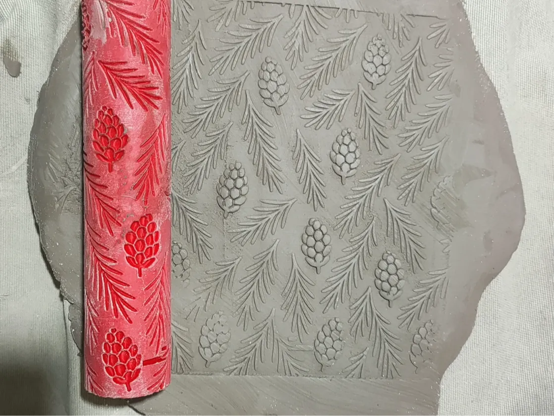 Texture Roller – Evergreen Pinecones by TheBreadman MakerWorld ...
