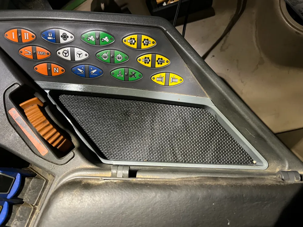 Fendt Armrest Tray by creja202 - MakerWorld