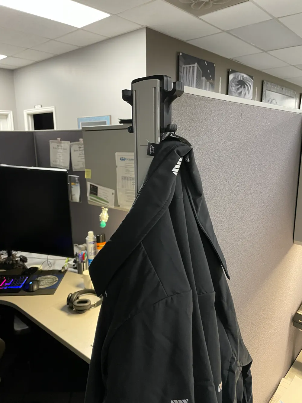 Cubicle Coat Catch - Hanger Extraordinaire by SFYoung - MakerWorld