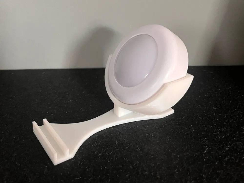 Lithophane holder / stand with RGB Puck up to 62mm by Targo MakerWorld ...