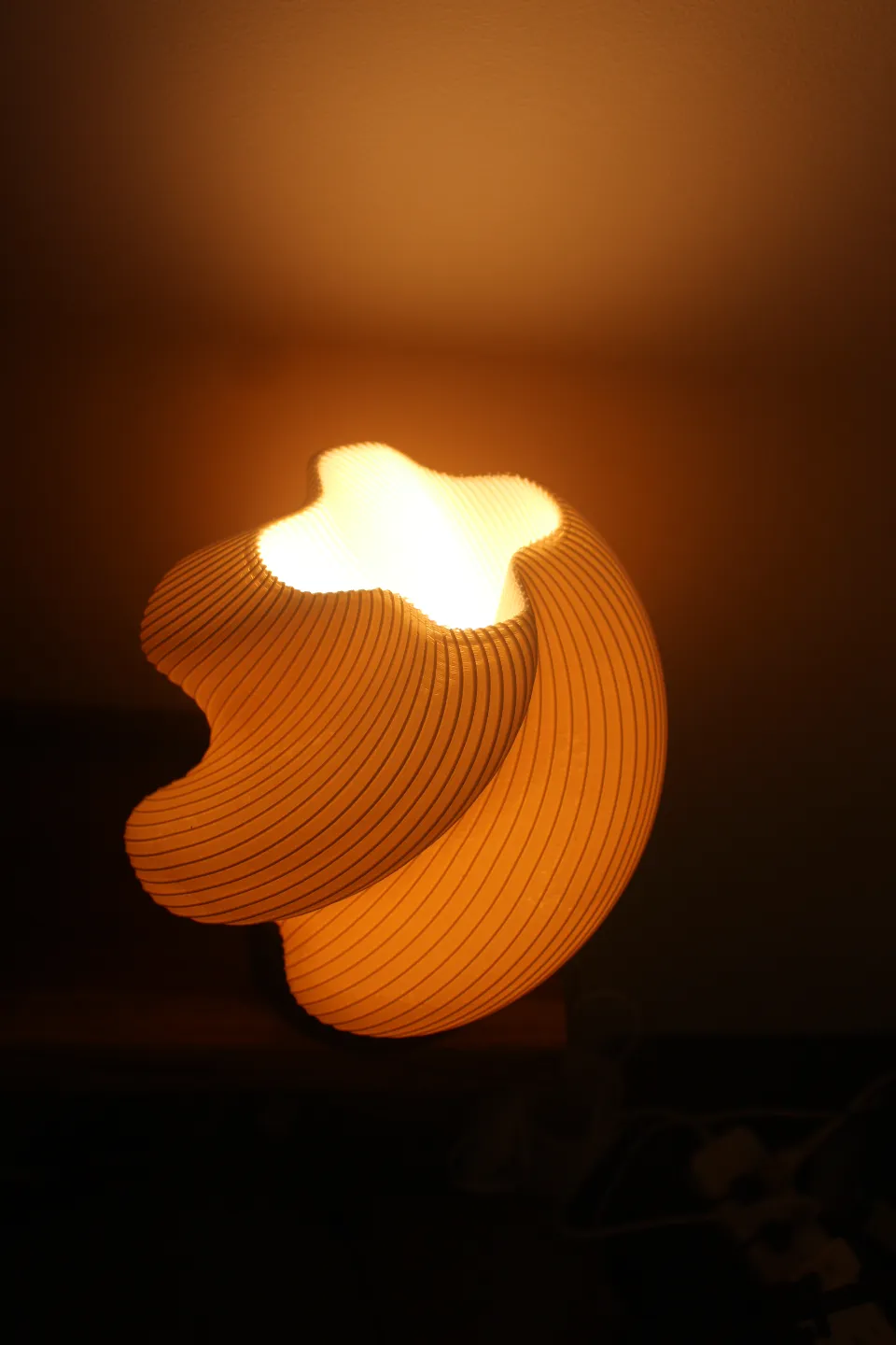 Kang-Jin Lamp double walls for Led Lamp MH001 by Qmax3D MakerWorld ...