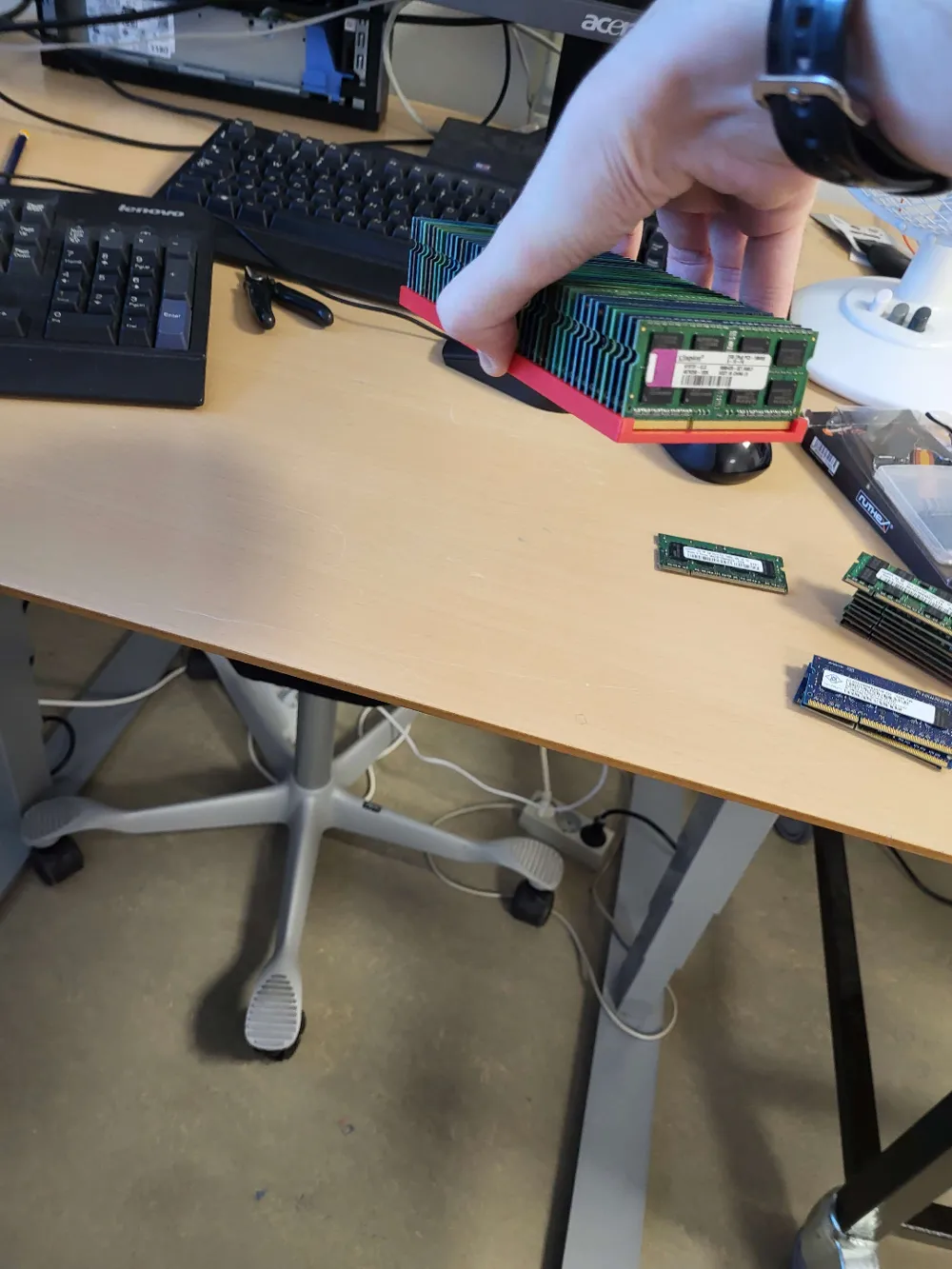 So-DIMM RAM stick holder by poulut MakerWorld: Download Free 3D Models